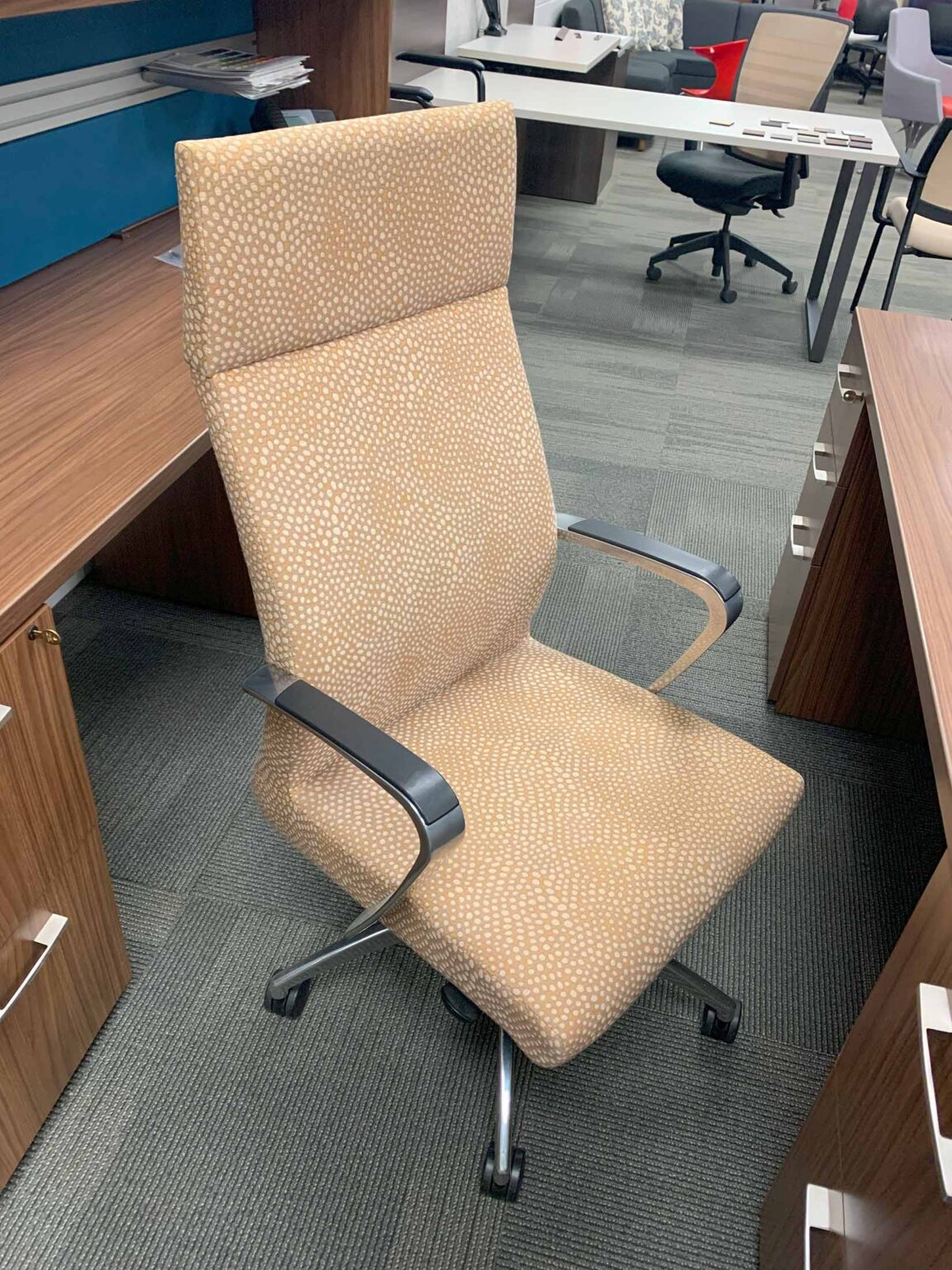 JSI Newton Series High Back Executive Chair | Capital Furniture